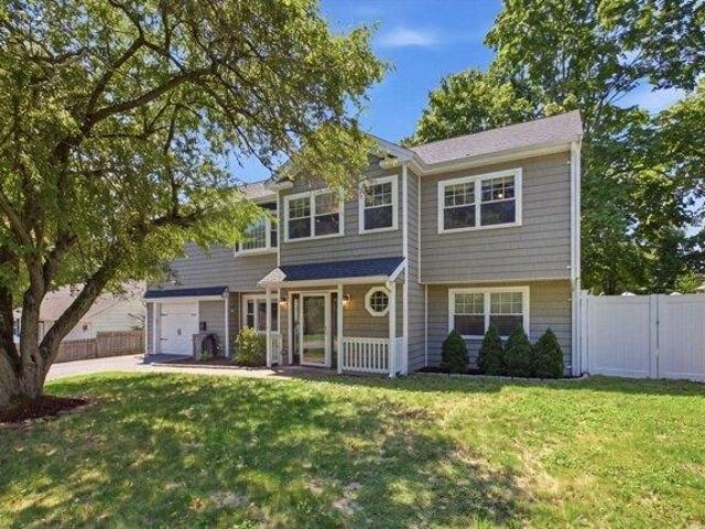 5 bedroom, Braintree MA 02184 105081622