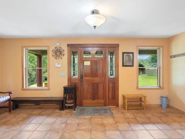 5 bedroom, Brattleboro VT 05301 105114101