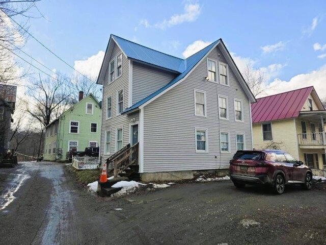 5 bedroom, Brattleboro VT 05301 LS102155574