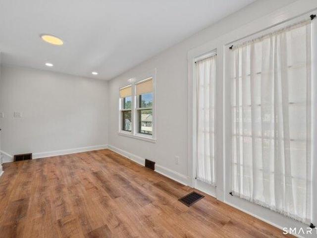 5 bedroom, Bristol CT 06010 105258830