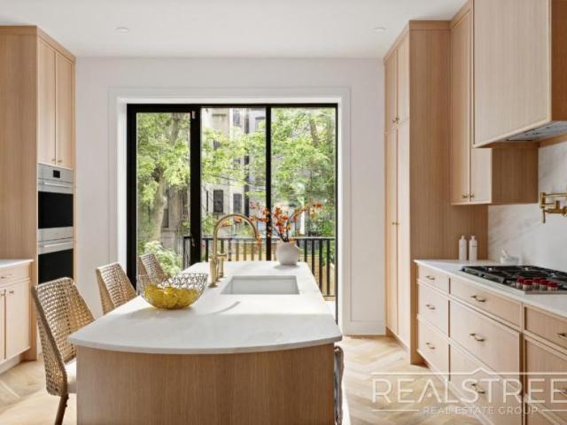 5 bedroom, BROOKLYN NY 11216 103016107