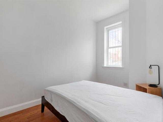 5 bedroom, Brooklyn NY 96647101