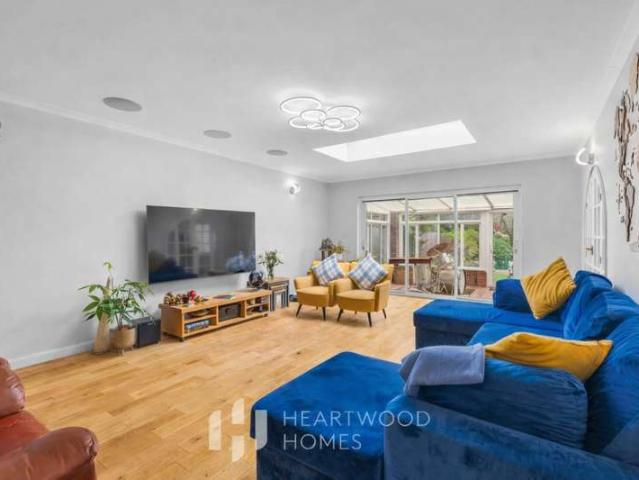 5 Bedroom Bungalow