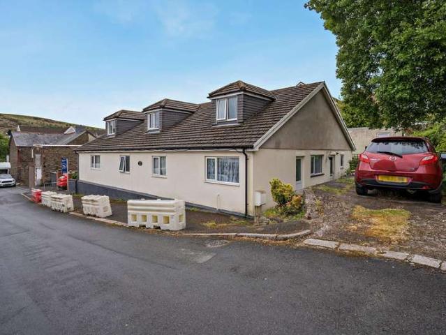 5 Bedroom Bungalow