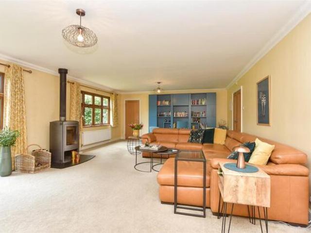 5 Bedroom Bungalow Cobham Surrey 99380806