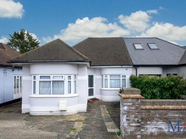 5 Bedroom Bungalow Barnet Greater London 101675308