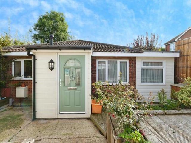 5 Bedroom Bungalow Billericay Essex 100787100