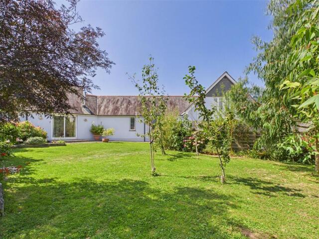 5 Bedroom Bungalow Bude Cornwall LS99029065