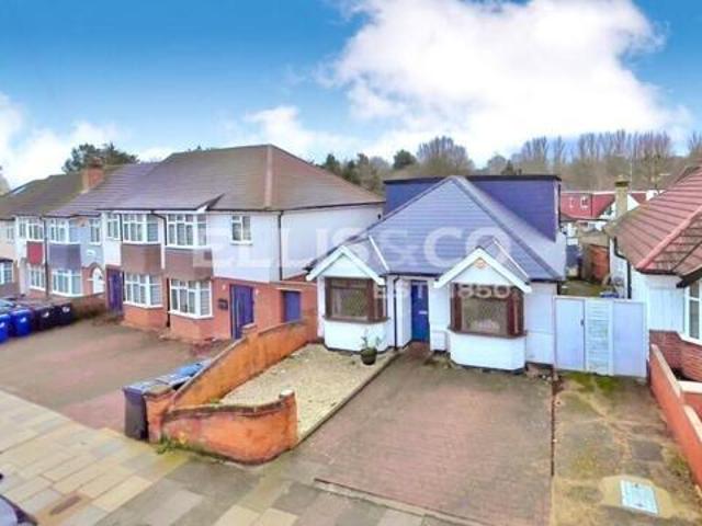 5 Bedroom Bungalow Greenford Greater London LS101892236