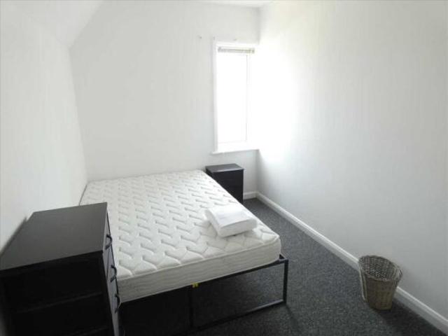 5 bedroom semi detached house for rent in Brassey Road, Winton, Bournemouth, BH9