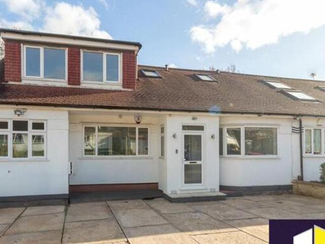 5 Bedroom Bungalow For Rent In Edgware, Middx