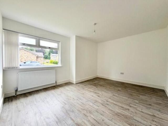 5 bedroom bungalow for rent in The Ghyll, Huddersfield, West Yorkshire, HD2