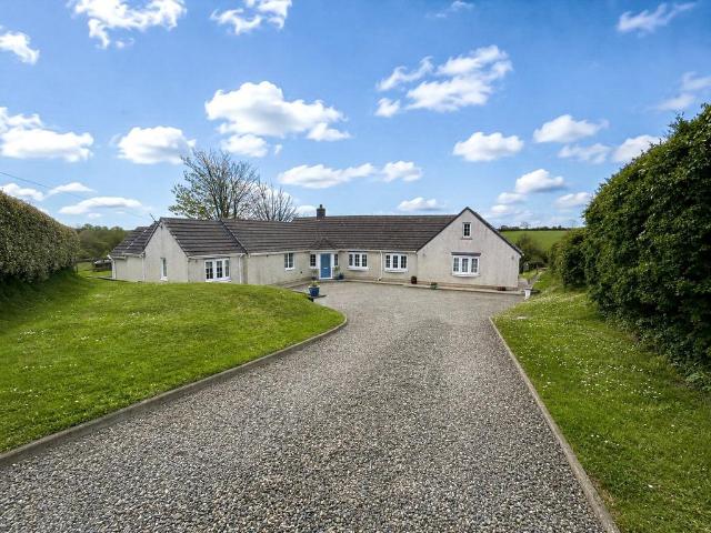 5 bedroom bungalow for sale