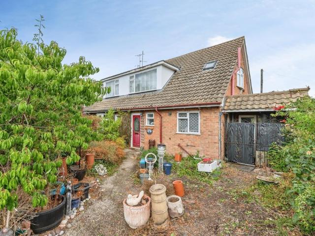 5 bedroom bungalow for sale