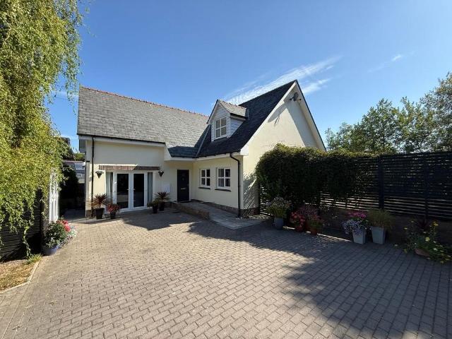 5 bedroom bungalow for sale