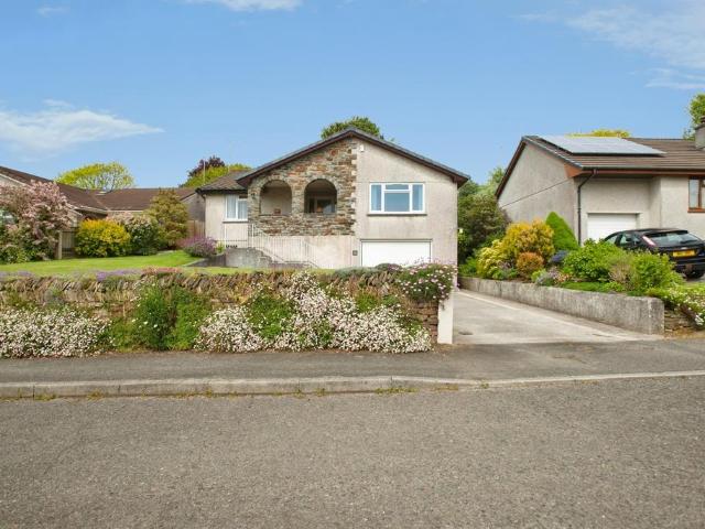 5 bedroom bungalow for sale