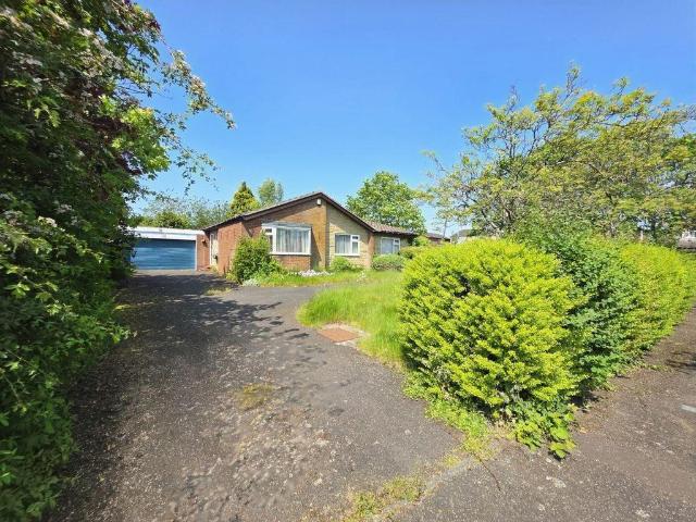 5 bedroom bungalow for sale