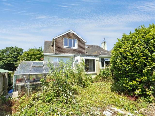 5 bedroom bungalow for sale