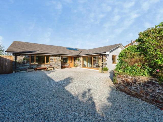 5 bedroom bungalow for sale