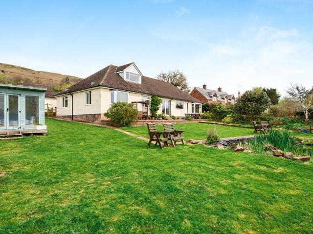 5 bedroom bungalow for sale