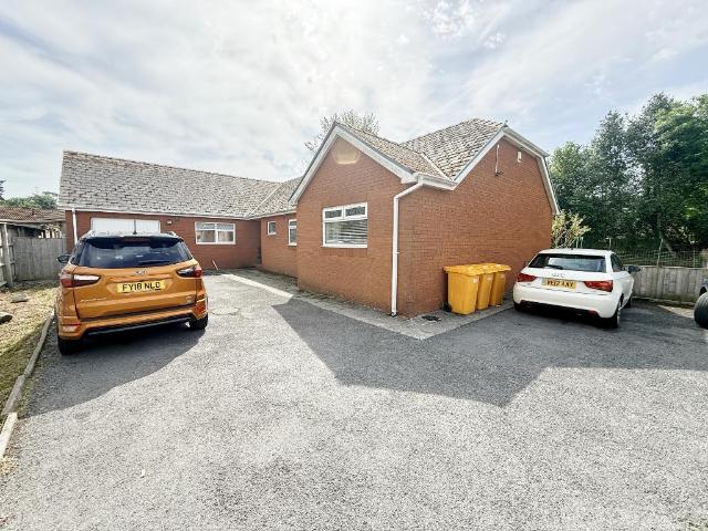 5 bedroom bungalow for sale