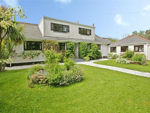 5 bedroom bungalow for sale