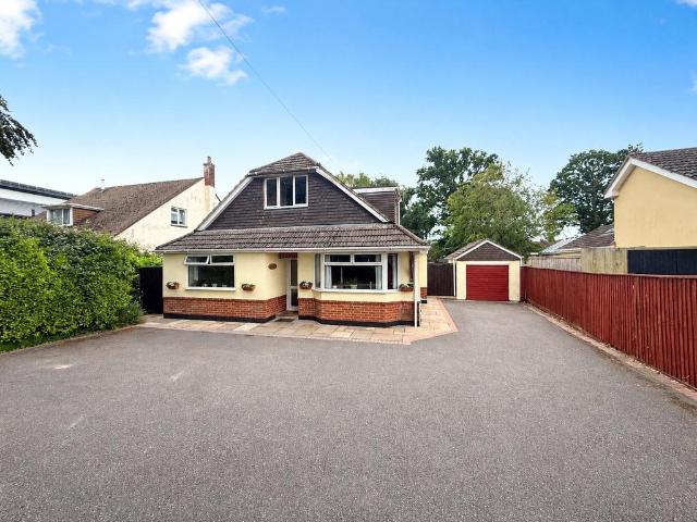 5 bedroom bungalow for sale