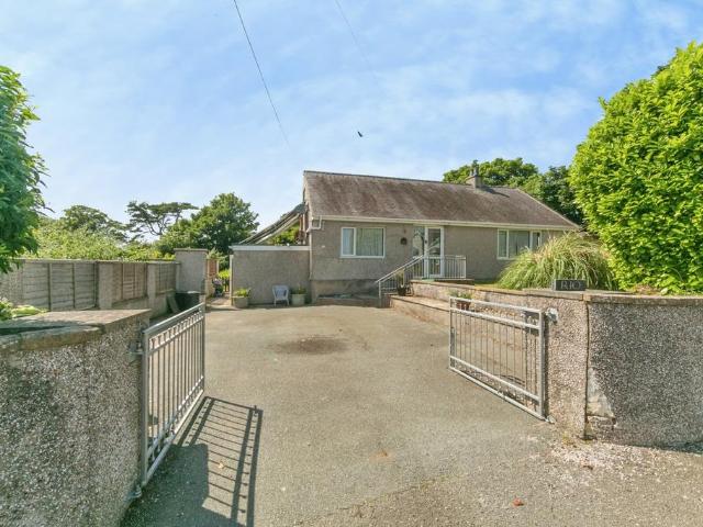 5 bedroom bungalow for sale