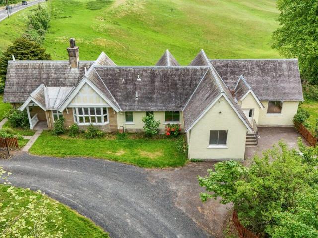 5 bedroom bungalow for sale