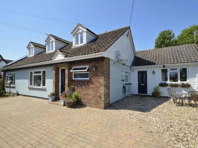 5 bedroom bungalow for sale