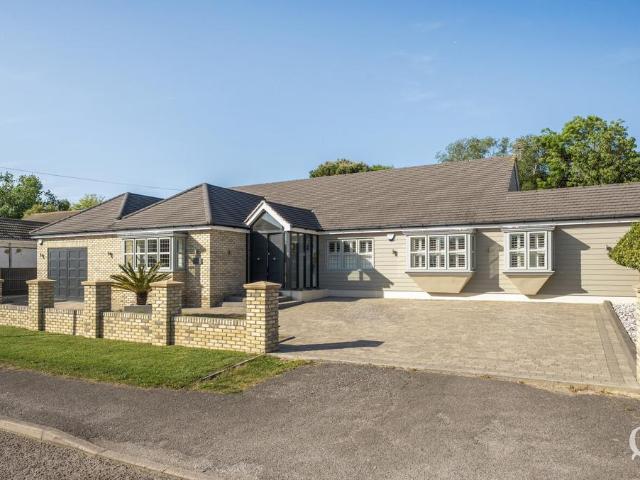 5 bedroom bungalow for sale