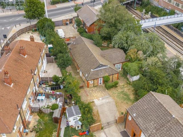 5 bedroom bungalow for sale