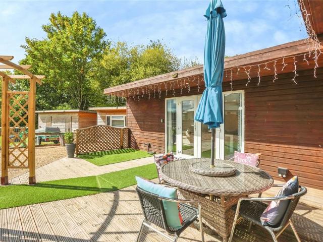5 bedroom bungalow for sale