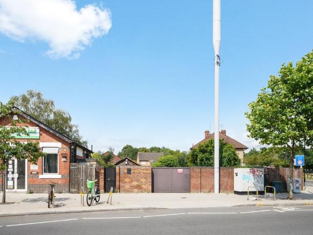 5 bedroom bungalow for sale