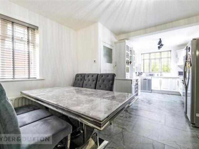 5 bedroom bungalow for sale in Beaumont Park Road, Beaumont Park, Huddersfield, West Yorkshire, HD4
