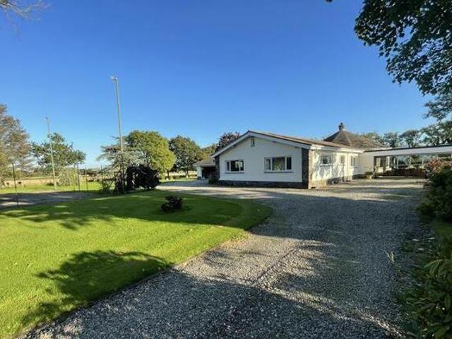 5 Bedroom Bungalow For Sale In Loop Road