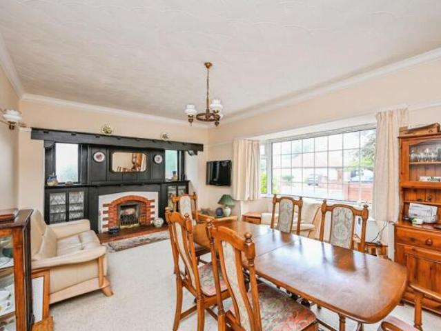 5 bedroom bungalow for sale in Sunningdale Drive, Blundellsands, Merseyside, L23