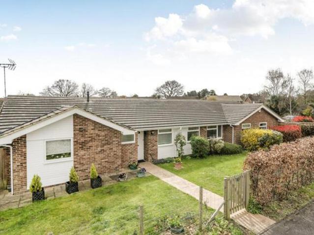 5 Bedroom Bungalow Henley On Thames Oxfordshire LS101379197