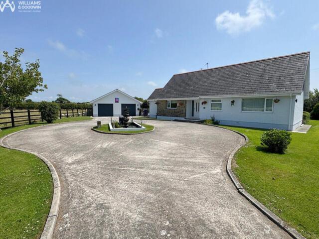 5 Bedroom Bungalow Isle Of Anglesey Isle Of Anglesey 99475762
