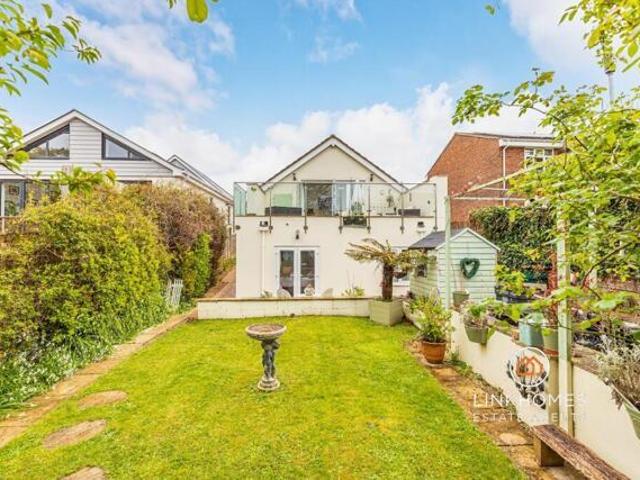 5 Bedroom Bungalow Poole Poole 98404498