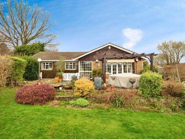 5 Bedroom Bungalow Robertsbridge East Sussex LS100456391