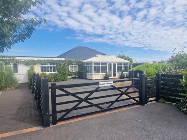 5 Bedroom Bungalow Rhyl Denbighshire 98864422