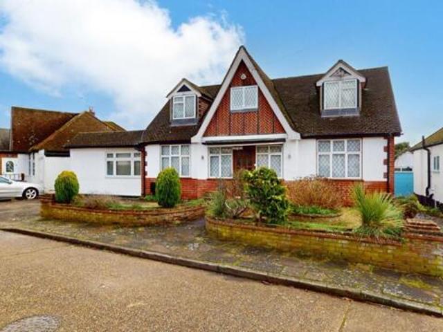 5 Bedroom Bungalow Ruislip Greater London LS99161902