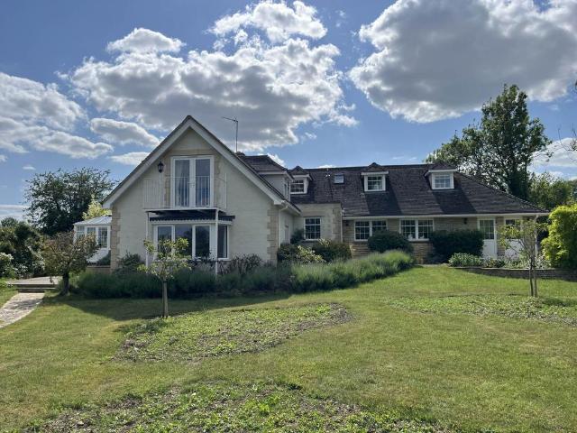 5 bedroom bungalow to rent