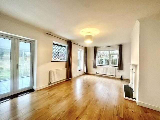 5 bedroom bungalow to rent