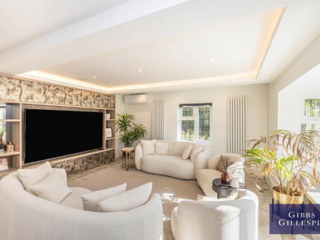 5 bedroom bungalow to rent