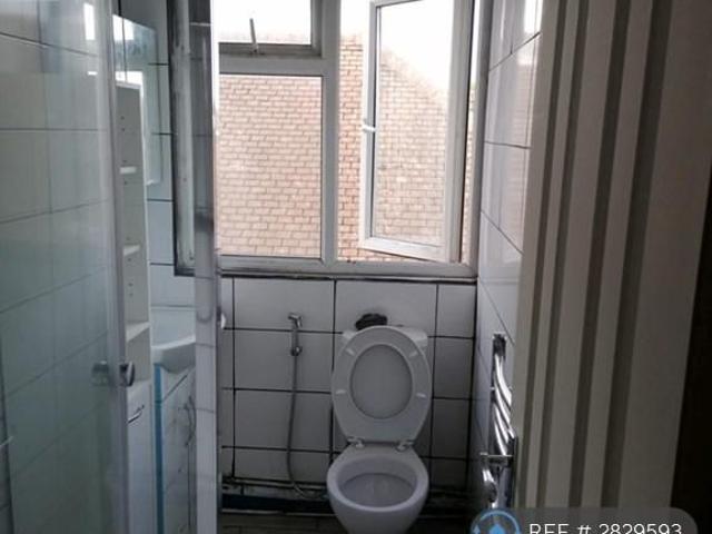 5 bedroom bungalow to rent