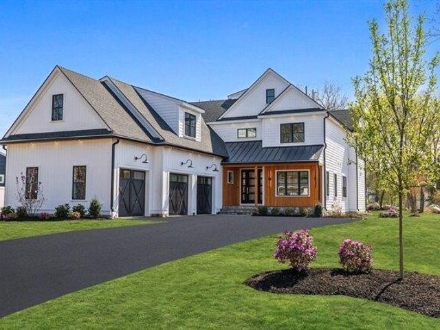 5 bedroom, Burlington MA 01803 LS102668670