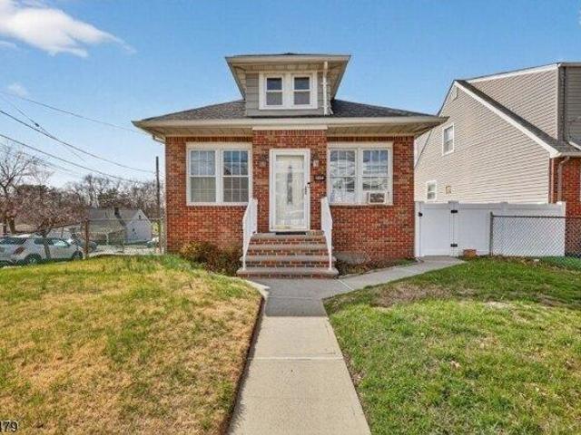 5 bedroom, Garfield NJ 07026 102479087
