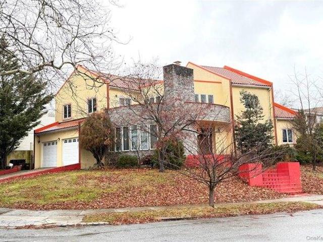 5 bedroom, Glen Oaks NY 11004 104905224